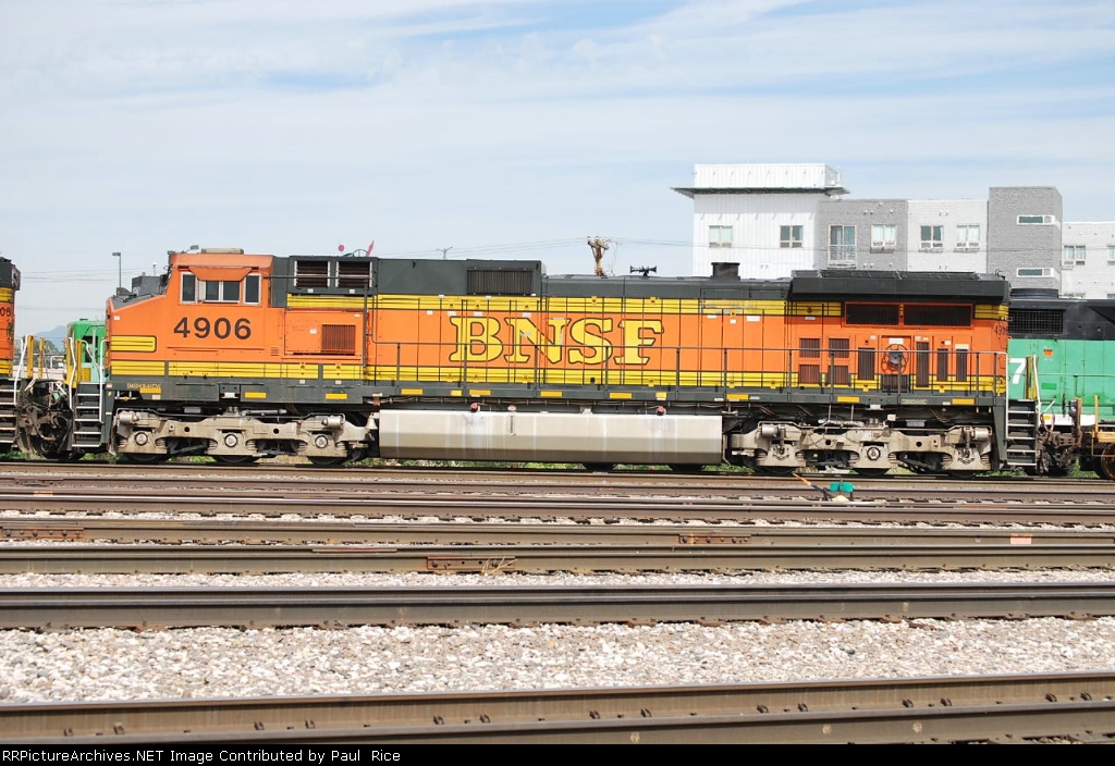 BNSF 4906